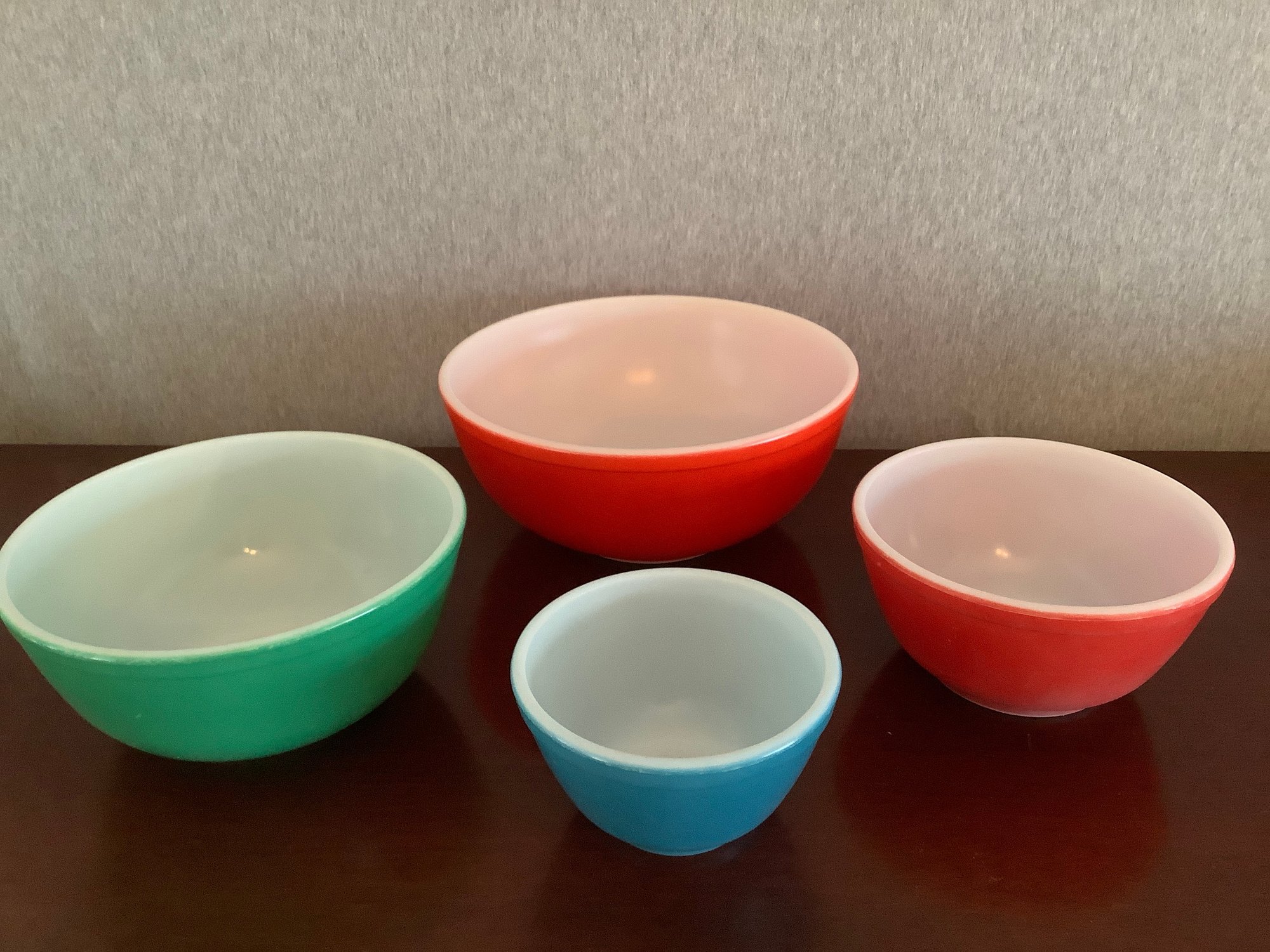 Pyrex Nesting Bowls #2242819 | Auctionninja.com