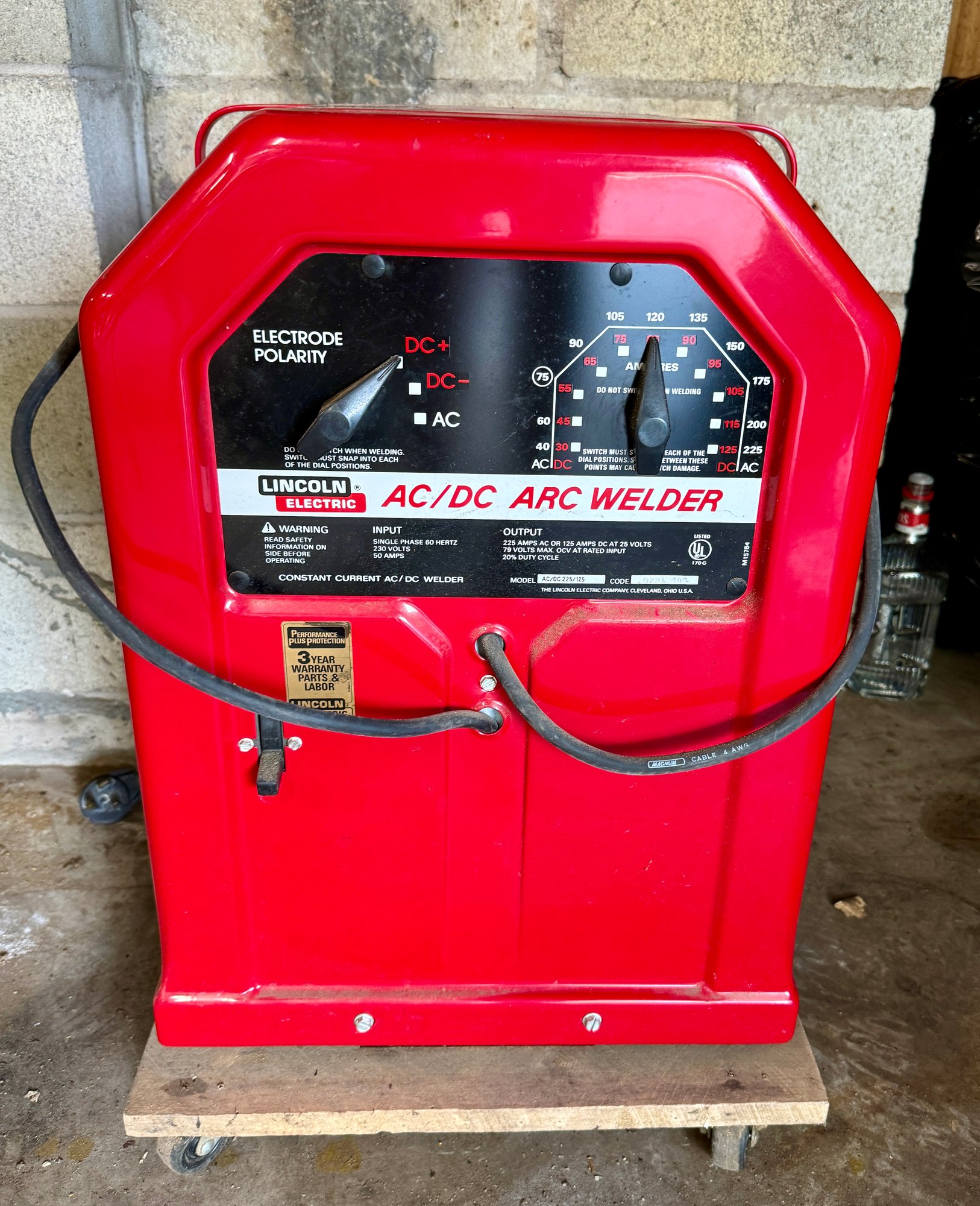 Lincoln Electric AC/DC ARC Welder - Model AC/DC 225125 On Wheel Base ...