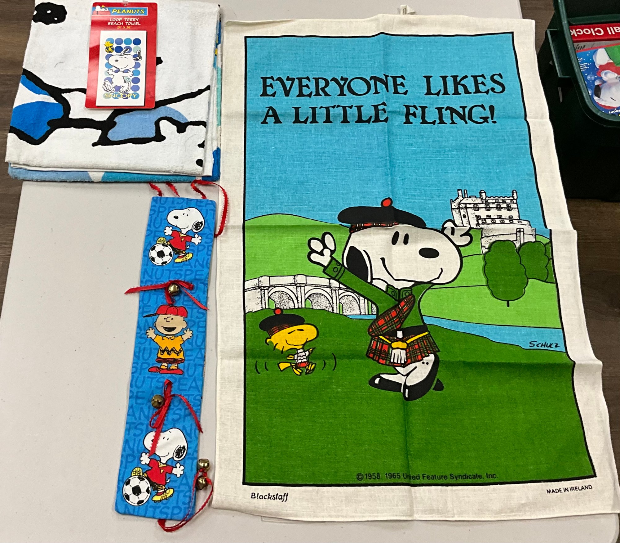 Lot Of Snoopy Towels And A Snoopy And Charlie Brown Banner #1967766 ...
