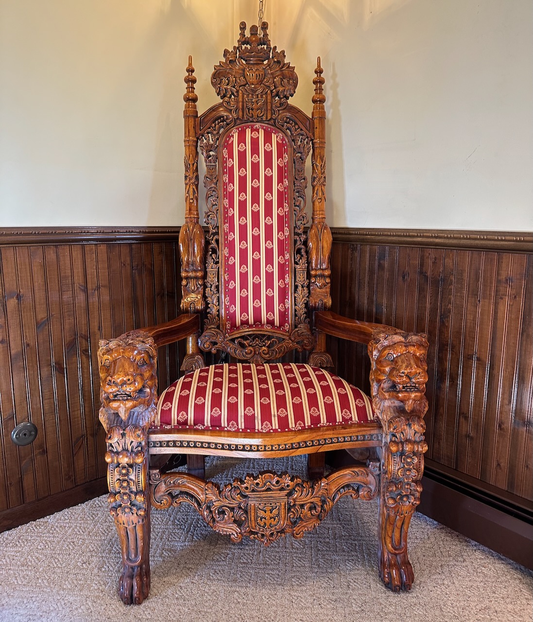 The Lord Raffles Lion Throne Chair By Design Toscano #1993110 ...