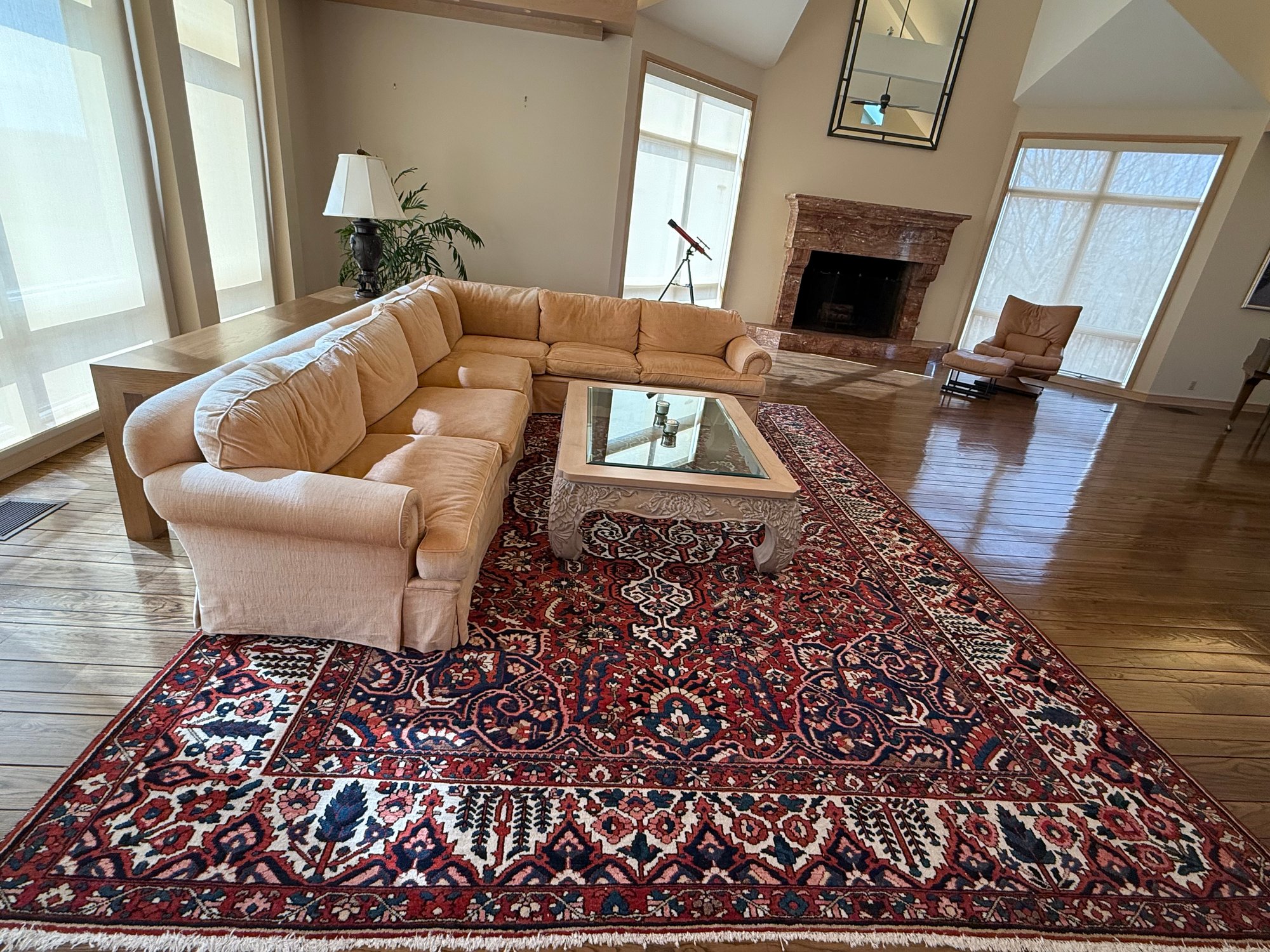 A Large Beautiful Hand Woven Persian Bakhtiari Wool Rug, 11x15 Feet ...