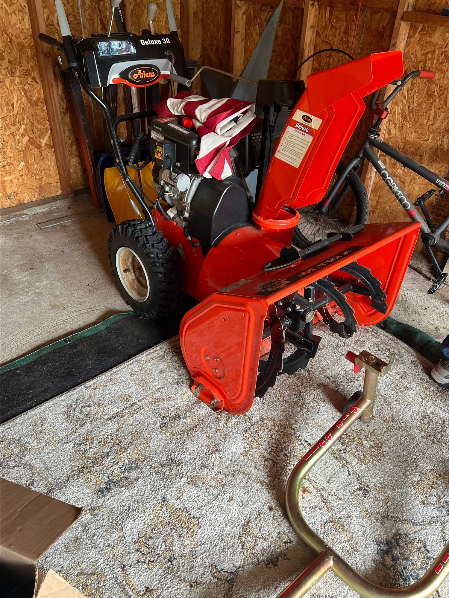 Ariens AX306 Deluxe 30 Snow Blower #1971513 | Auctionninja.com