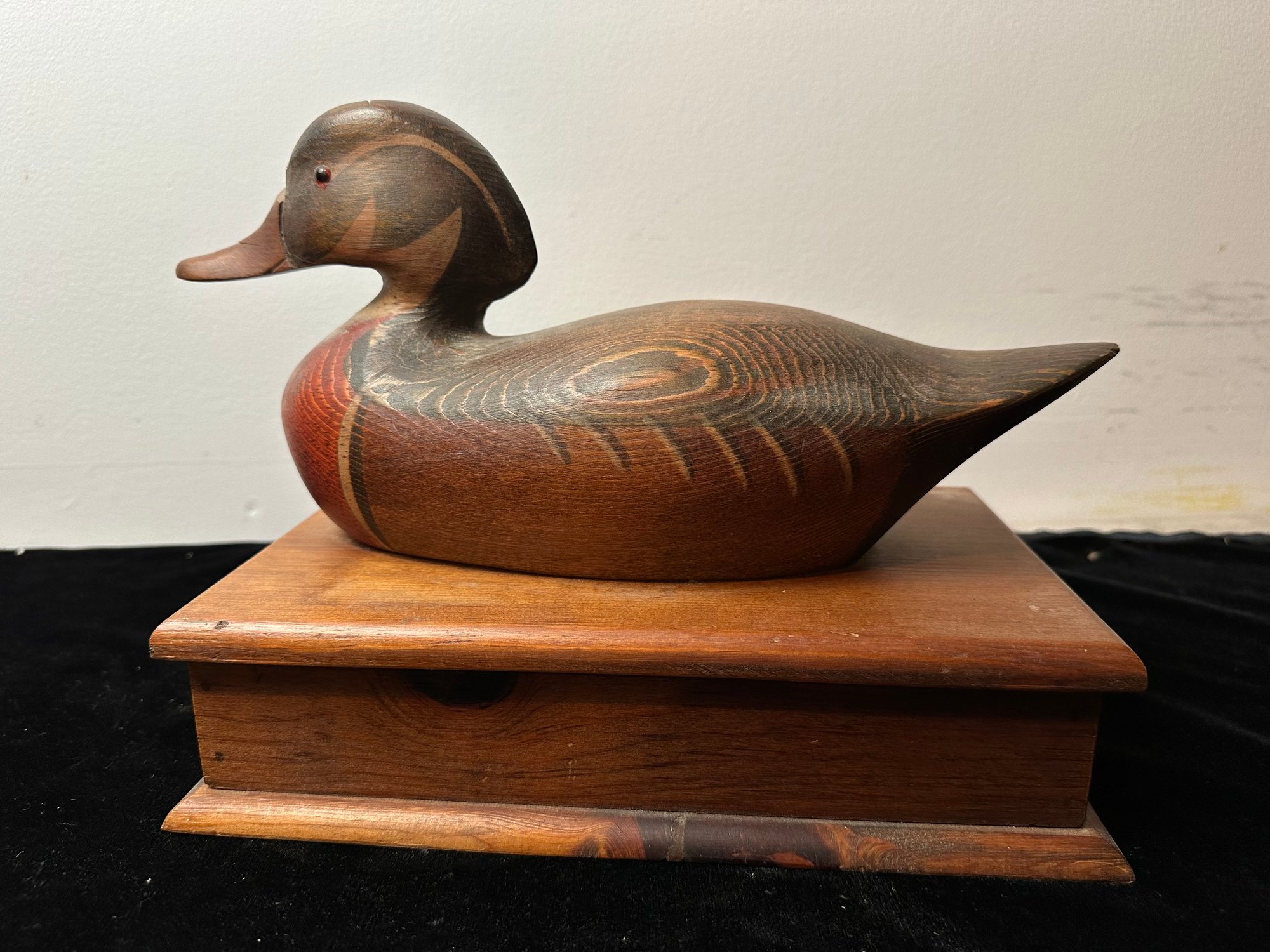 Antique Wood Duck Decoy Box Poker Set #1872598 | Auctionninja.com