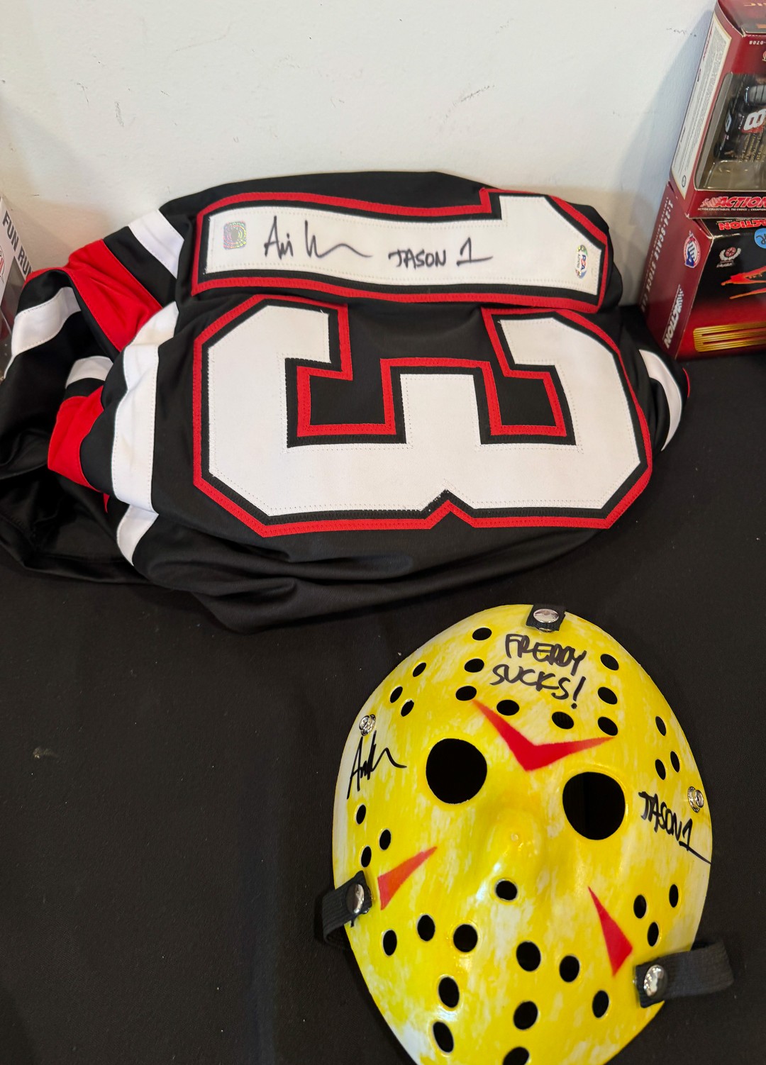 SIGNED JASON VORHEES MASK AND JERSEY #2334706 | Auctionninja.com