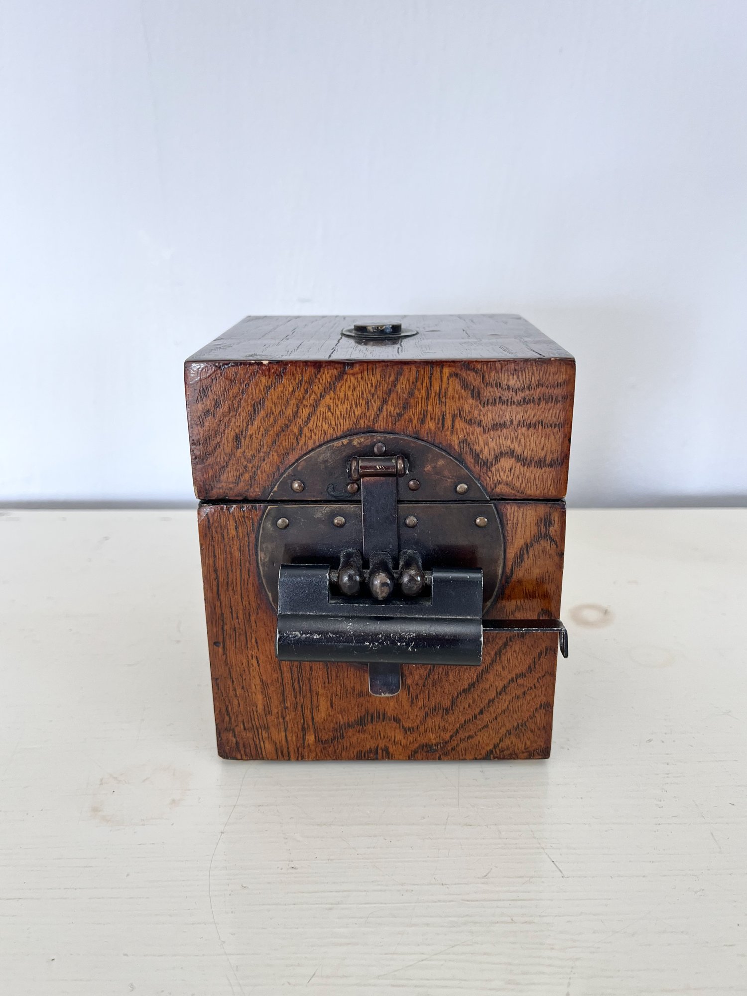 Decorative Asian Box #2105395 | Auctionninja.com