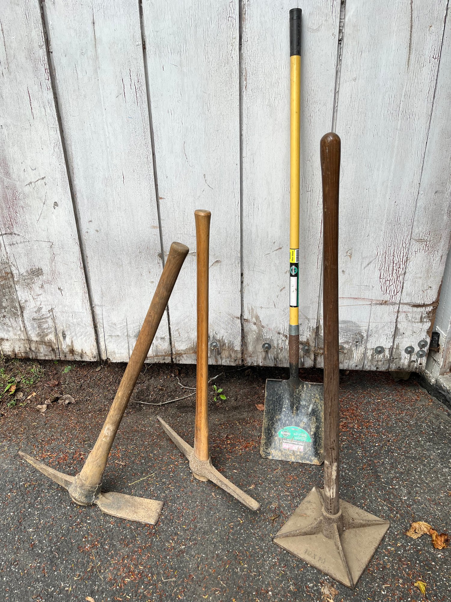 Stone Masonry Tools, Pick Axes, 10x10 Sand Pounder. The Seven Dwarfs ...
