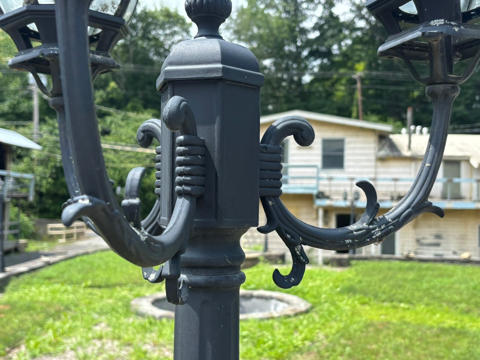 A Set Of 4 Of Retro Black Quad-Head Cast Aluminum Lamp Posts (2 Of 2 ...