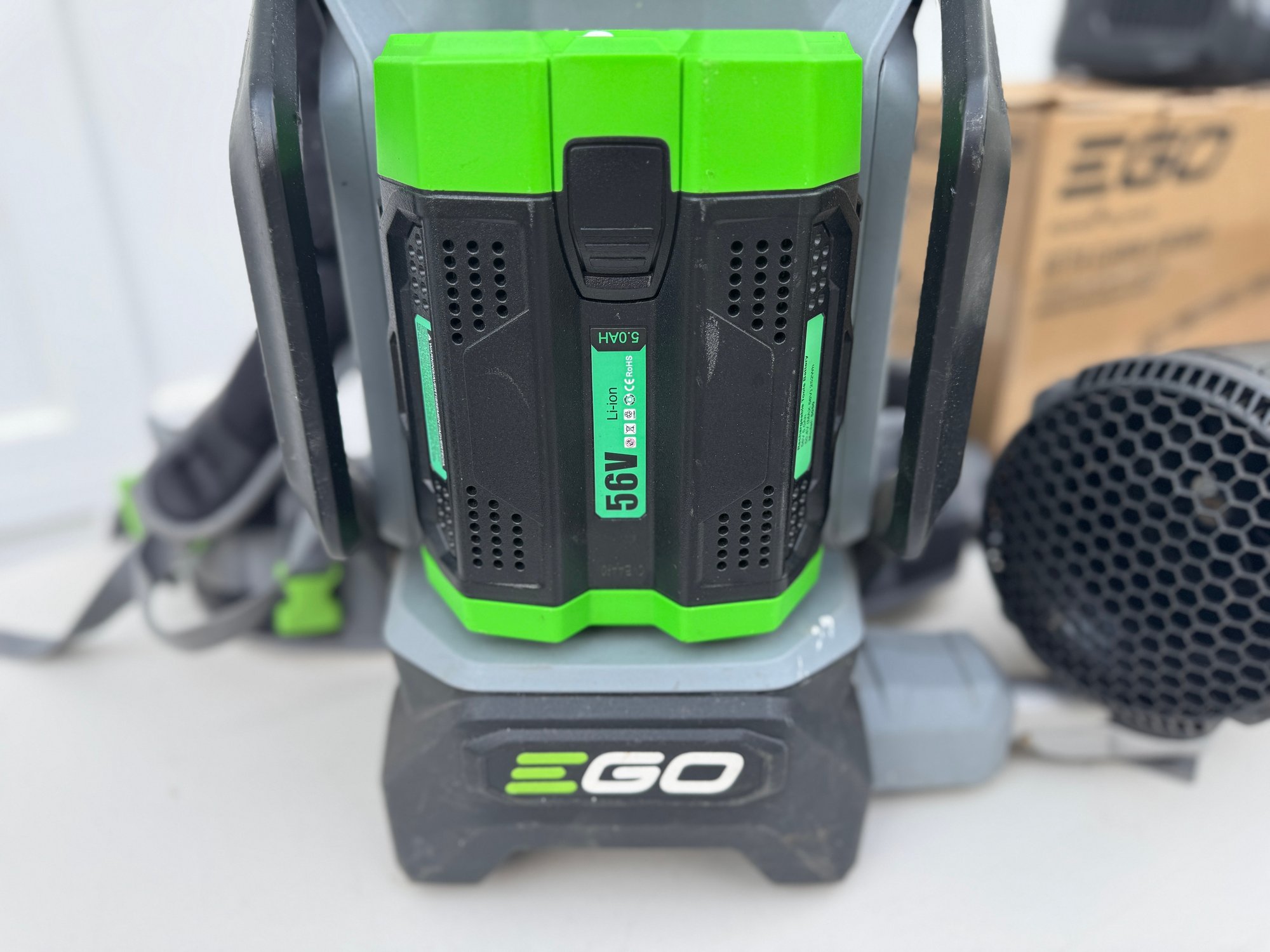 EGO POWER 56-volt 600-CFM 145-MPH Battery Backpack Leaf Blower ...