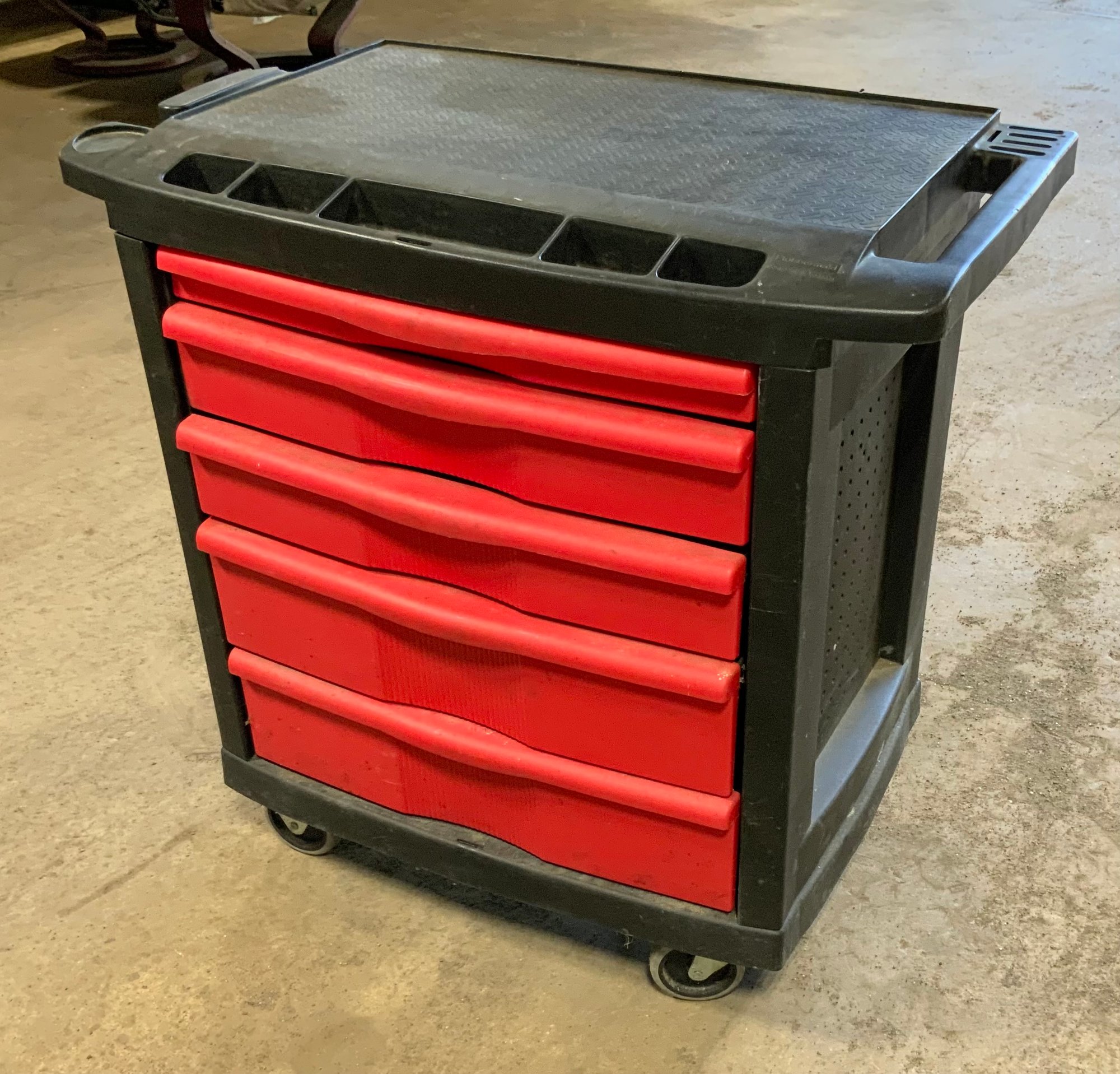 5 Drawer Rubbermaid Rolling Tool Cart #40789246 | Auctionninja.com
