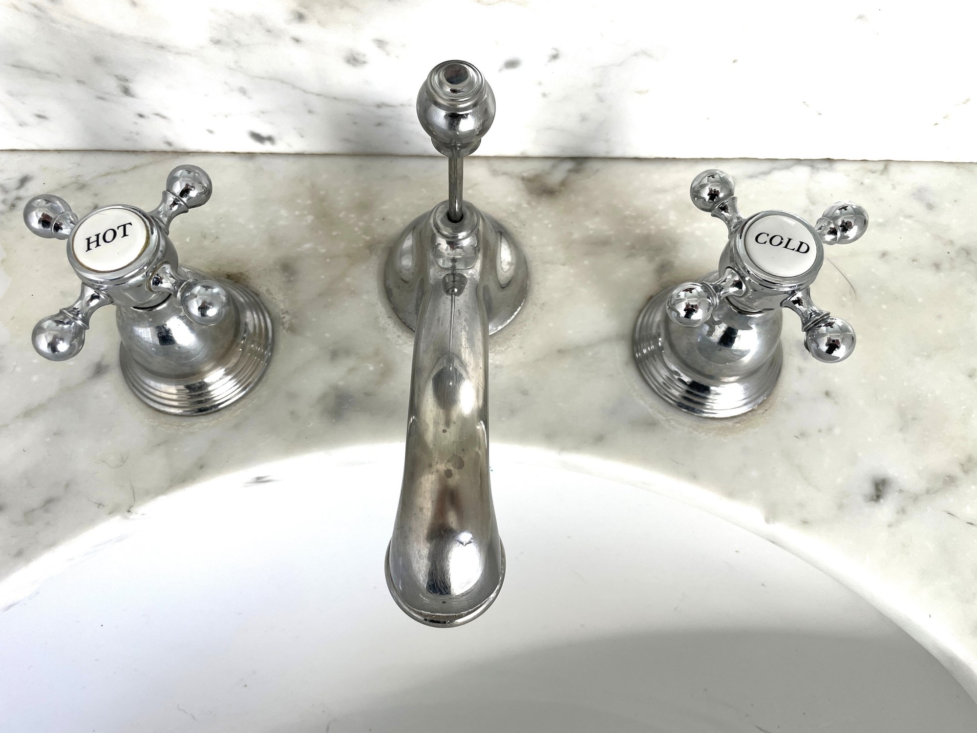 A Carera Marble Vanity Top - Cesame Sink #40828605 | Auctionninja.com