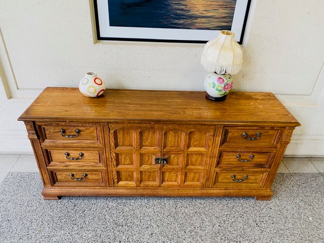 Vintage Guildhall 9 Drawer Dresser By Drexel #2245326 | Auctionninja.com