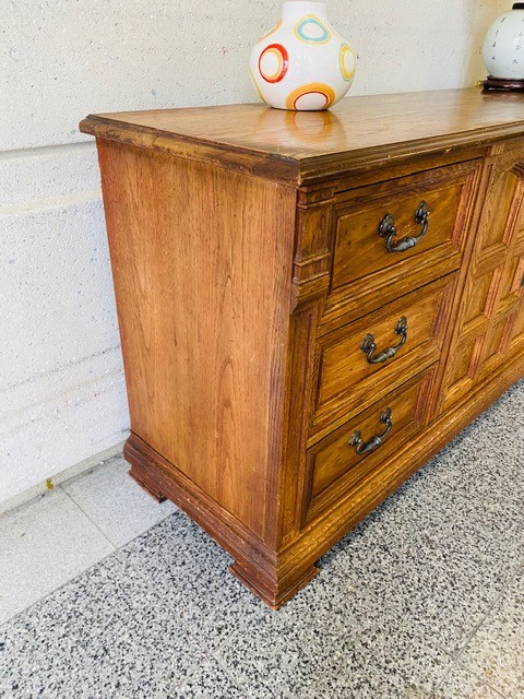 Vintage Guildhall 9 Drawer Dresser By Drexel #2245326 | Auctionninja.com