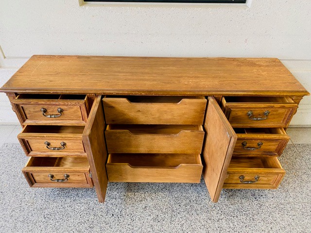 Vintage Guildhall 9 Drawer Dresser By Drexel #2245326 | Auctionninja.com