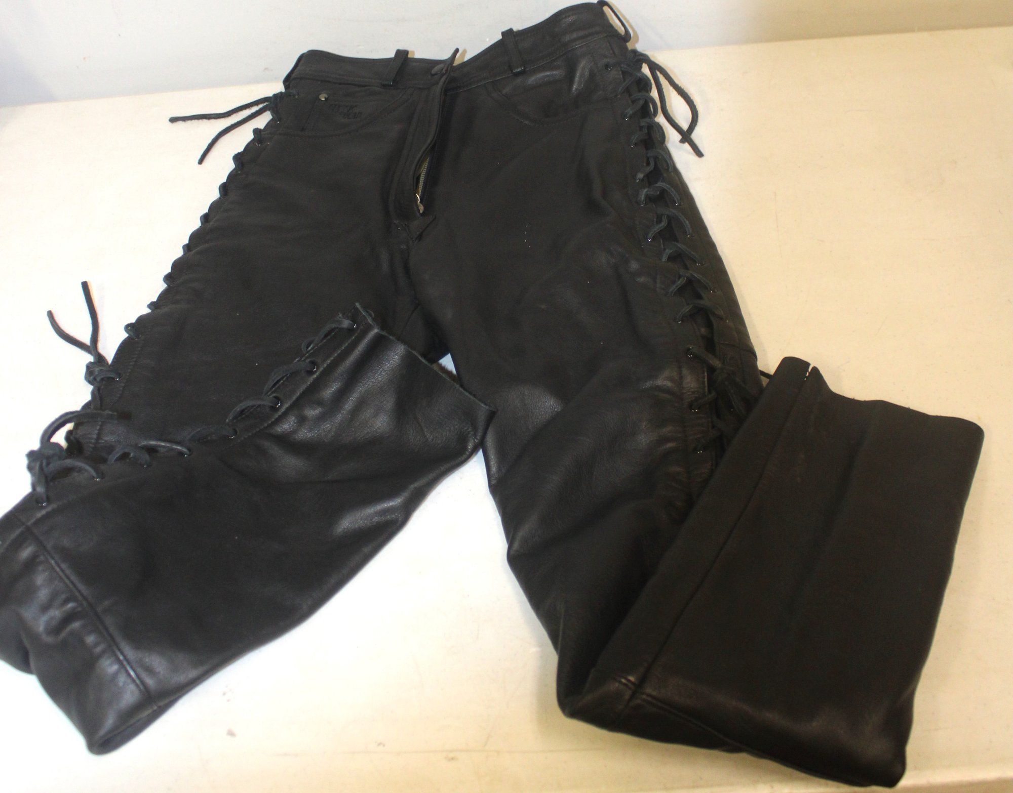Real Leather Classic Gear Chaps By Gerkie #1905406 | Auctionninja.com