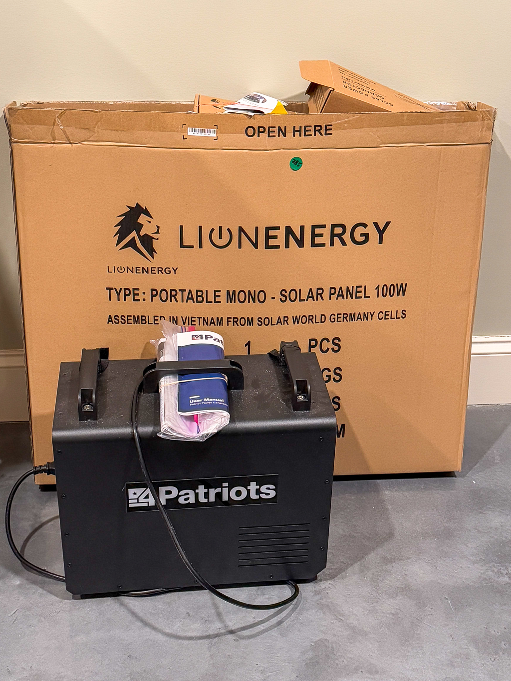 LION ENERGY SOLAR PANEL AND 4 PATRIOTS POWER GENERATOR 1800 #2060278 ...