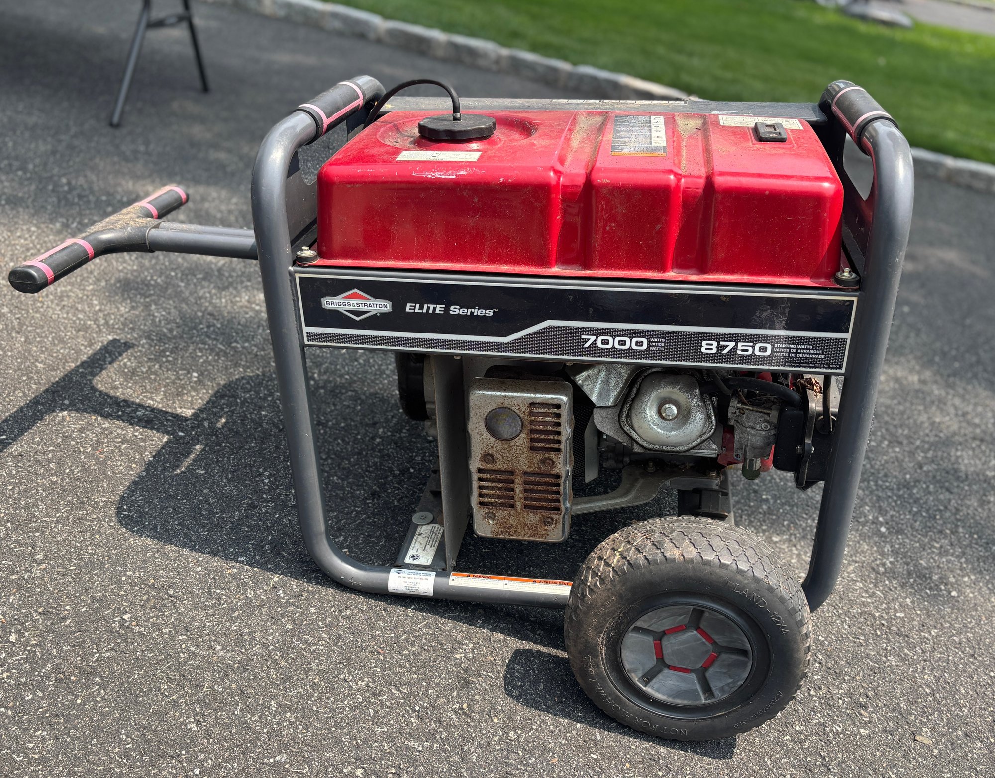 Briggs & Stratton Elite Series 7000 Running Watt / 8750 Starting Watt Generator #2138806 ...