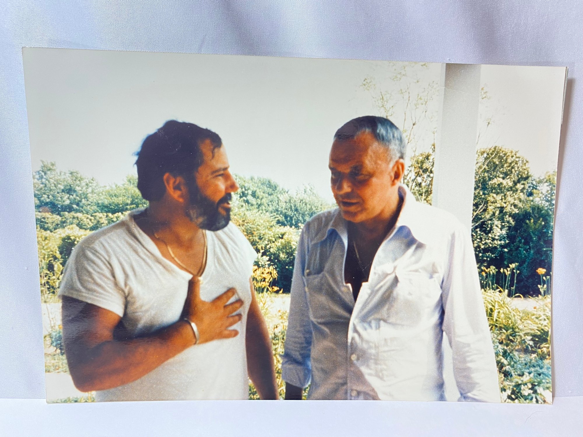 RARE! Original Photos Of Frank Sinatra Cooking At Home With His Friends ...