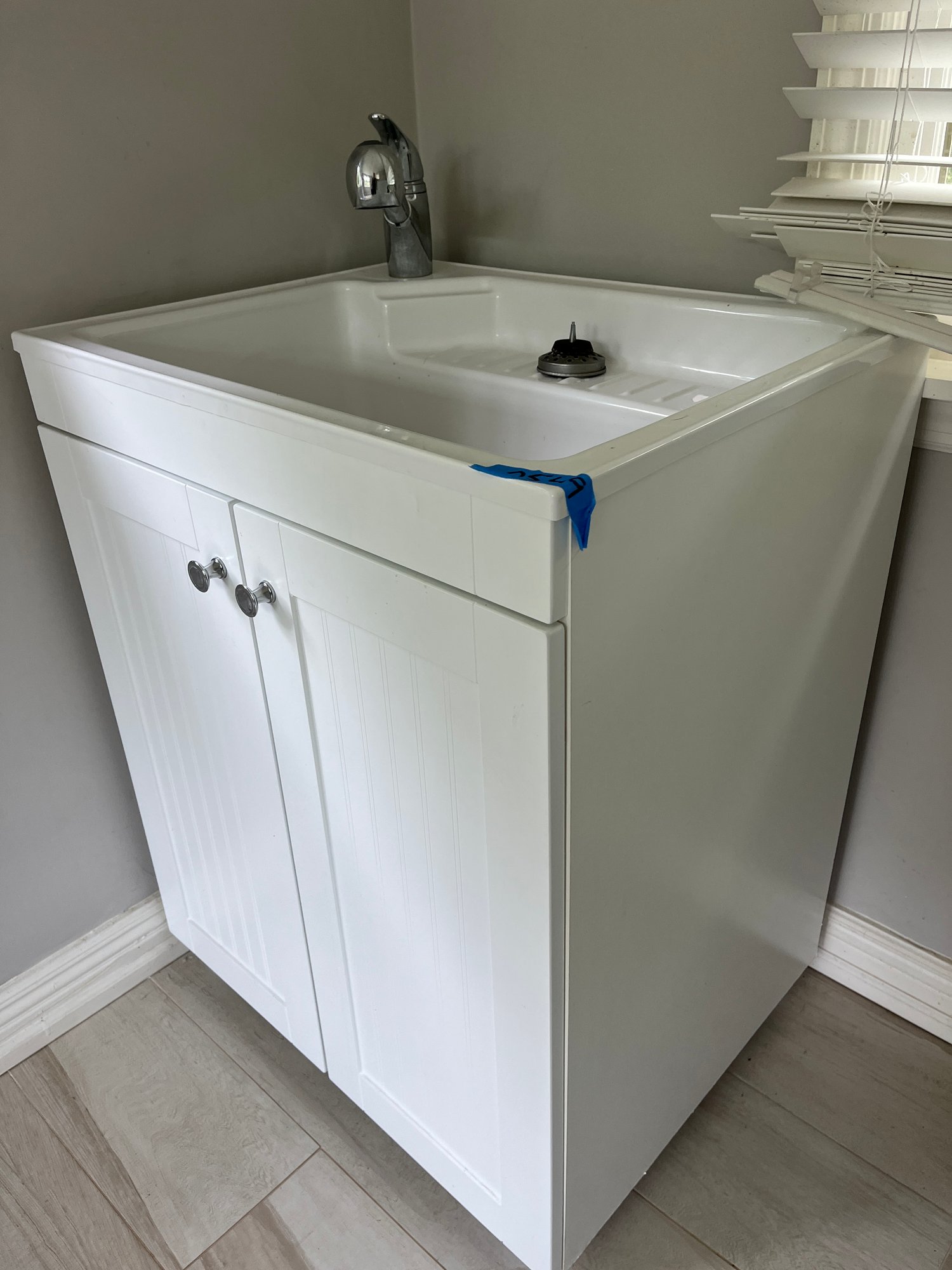 A Stand Alone Laundry Sink & Cabinet #40790549 | Auctionninja.com