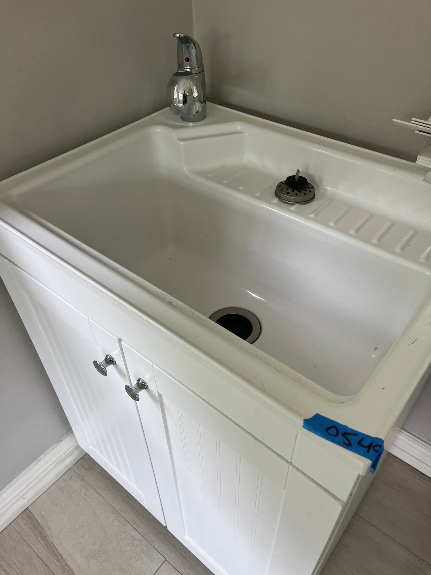 A Stand Alone Laundry Sink & Cabinet #40790549 | Auctionninja.com