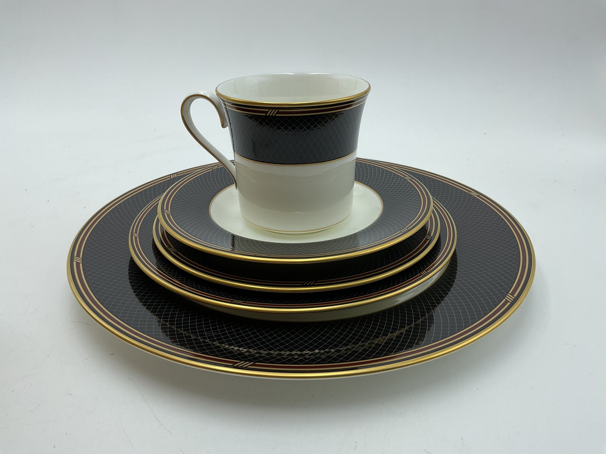 Mikasa China Set NIB #2155549 | Auctionninja.com