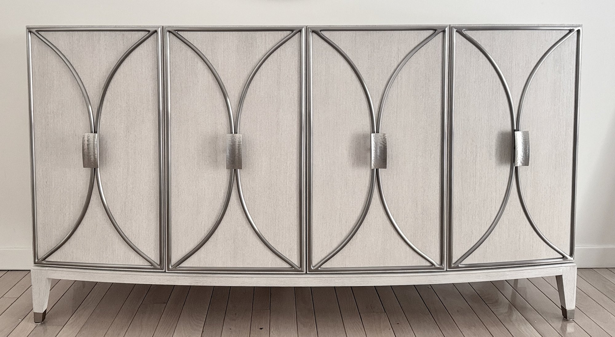 Bernhardt East Hampton Buffet #2170430 | Auctionninja.com