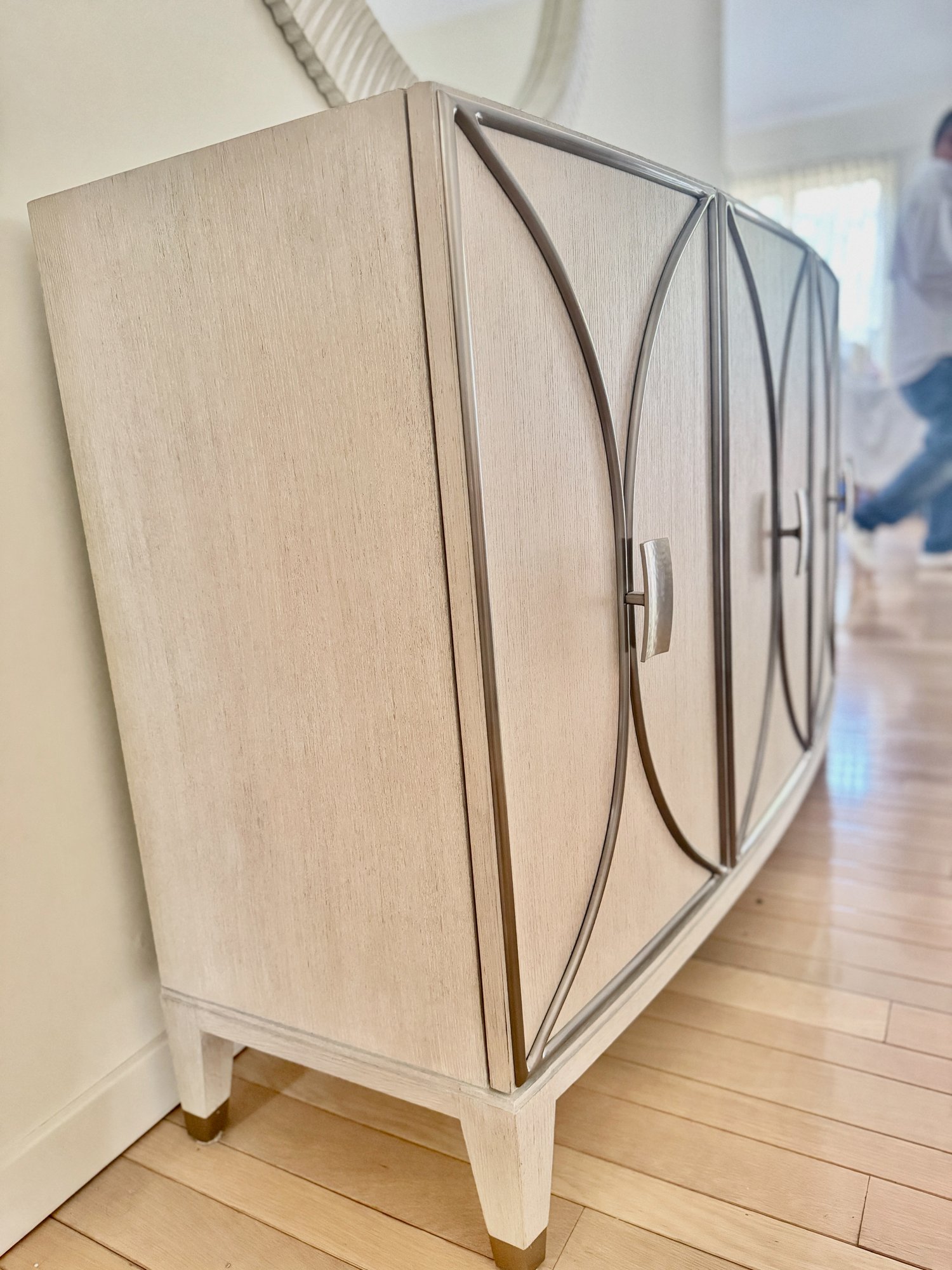 Bernhardt East Hampton Buffet #2170430 | Auctionninja.com