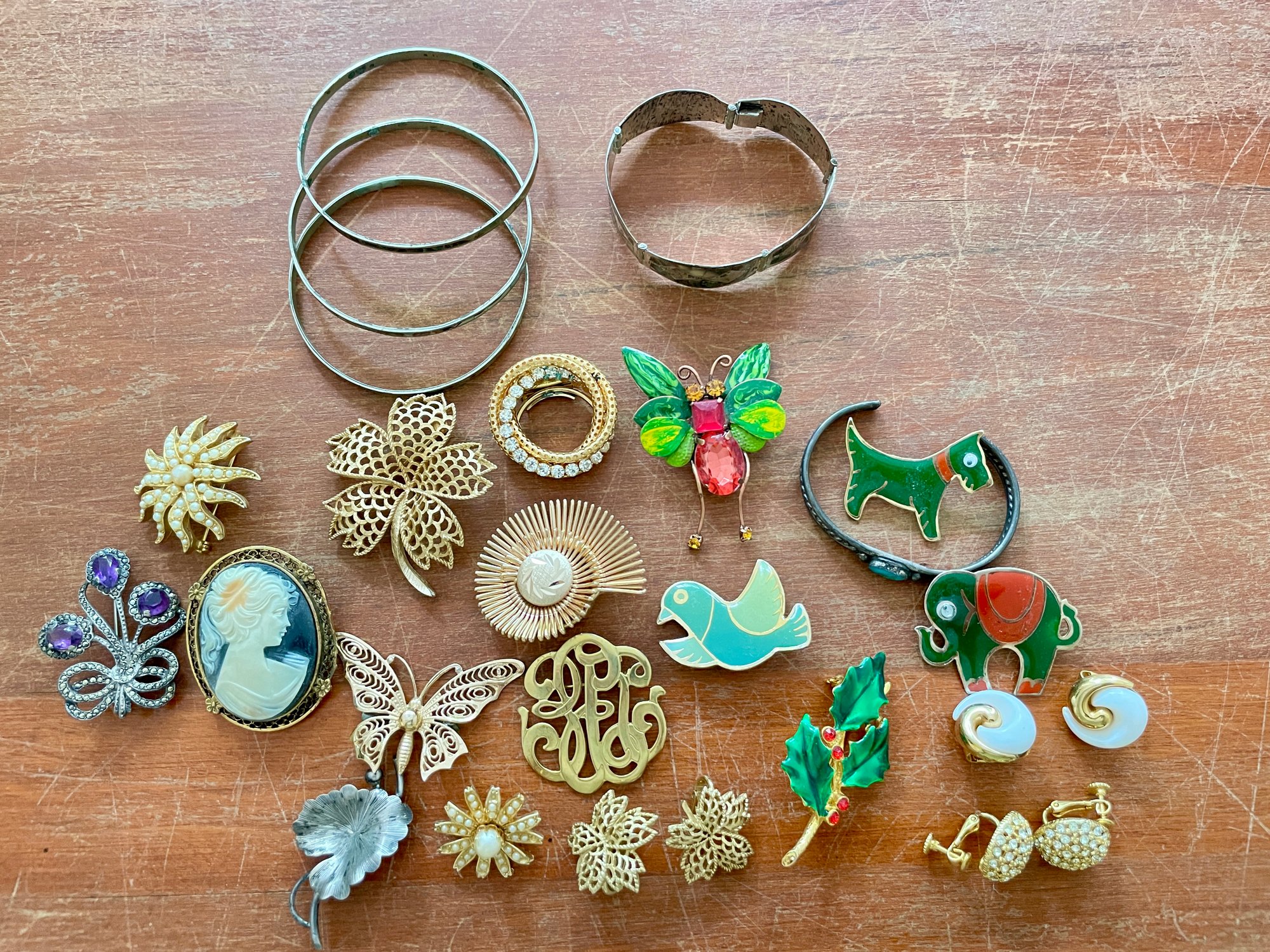 Collection Of Custom Jewelries. #1917762 | Auctionninja.com