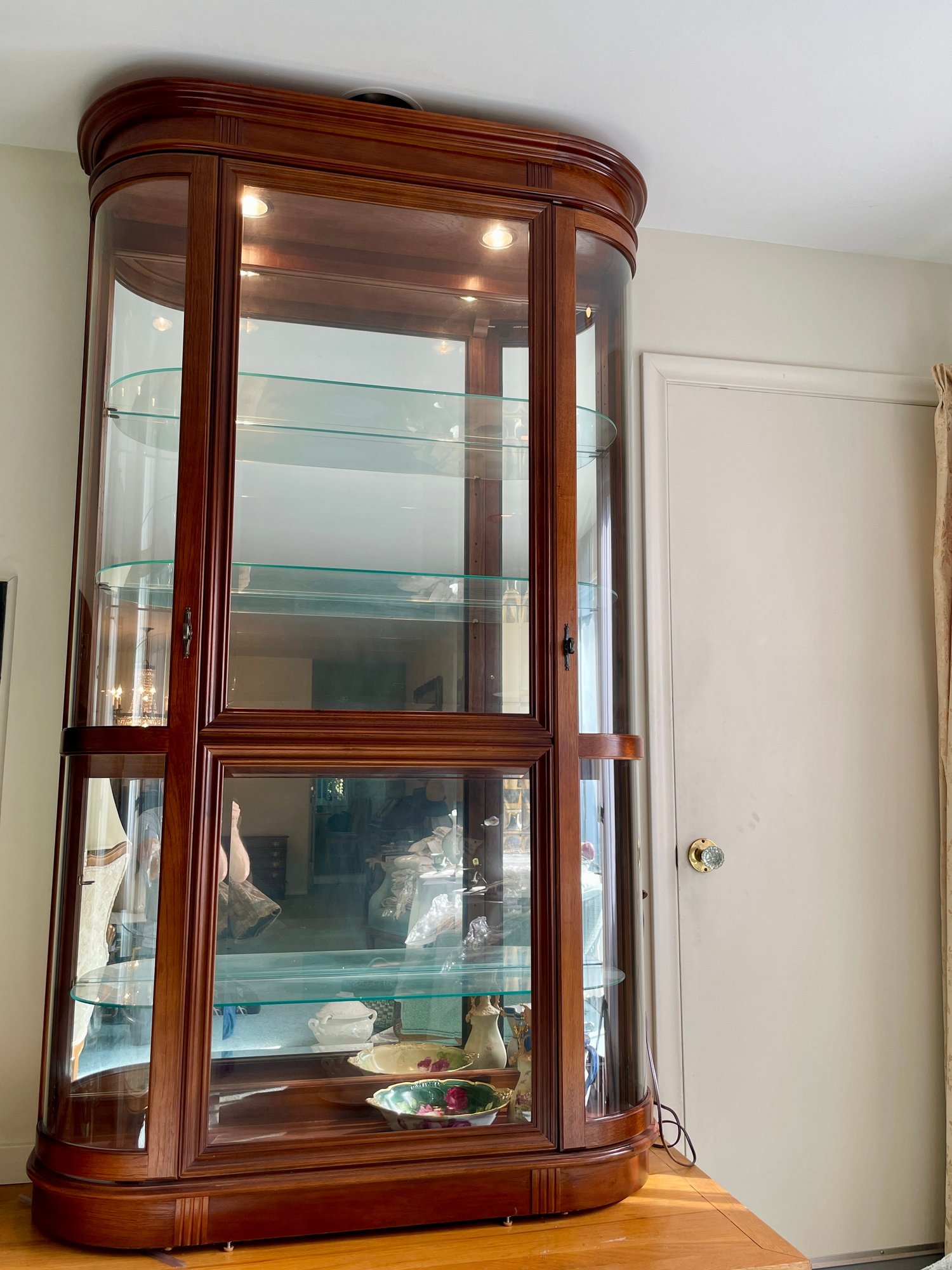Deco Style Display Case With Lights, Glass Shelves And Two Side Doors ...