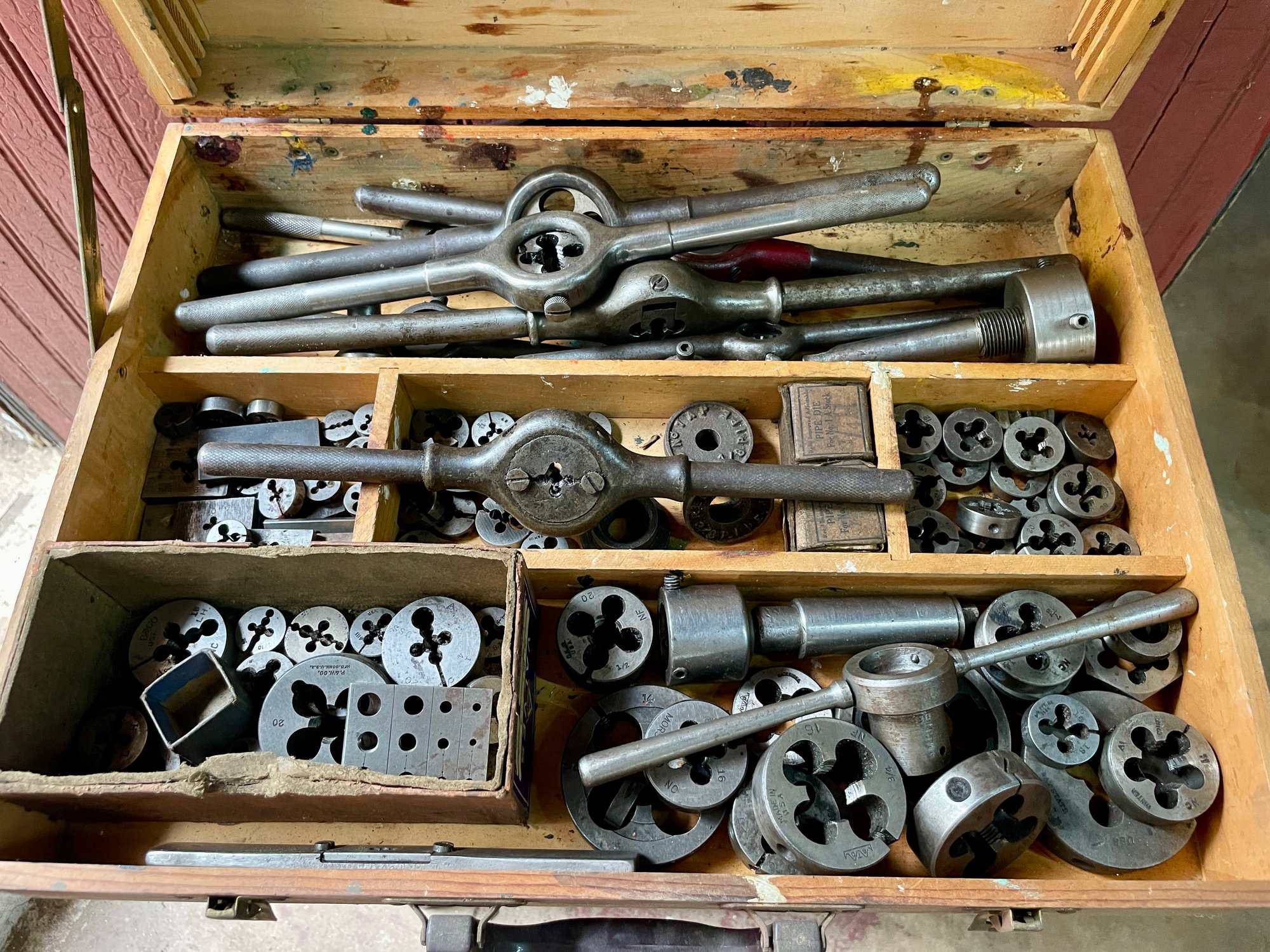 Vintage Tap And Die Set- Machinist's Tools. #1944769 | Auctionninja.com