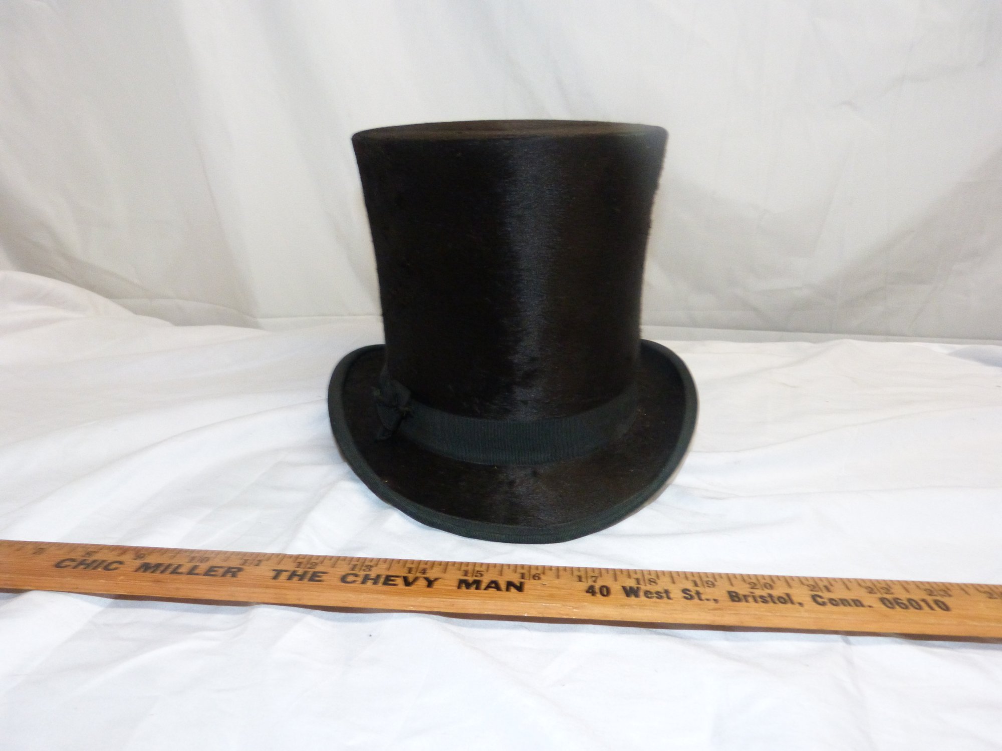 Antique Top Hat From New Haven Connecticut #1962026 | Auctionninja.com