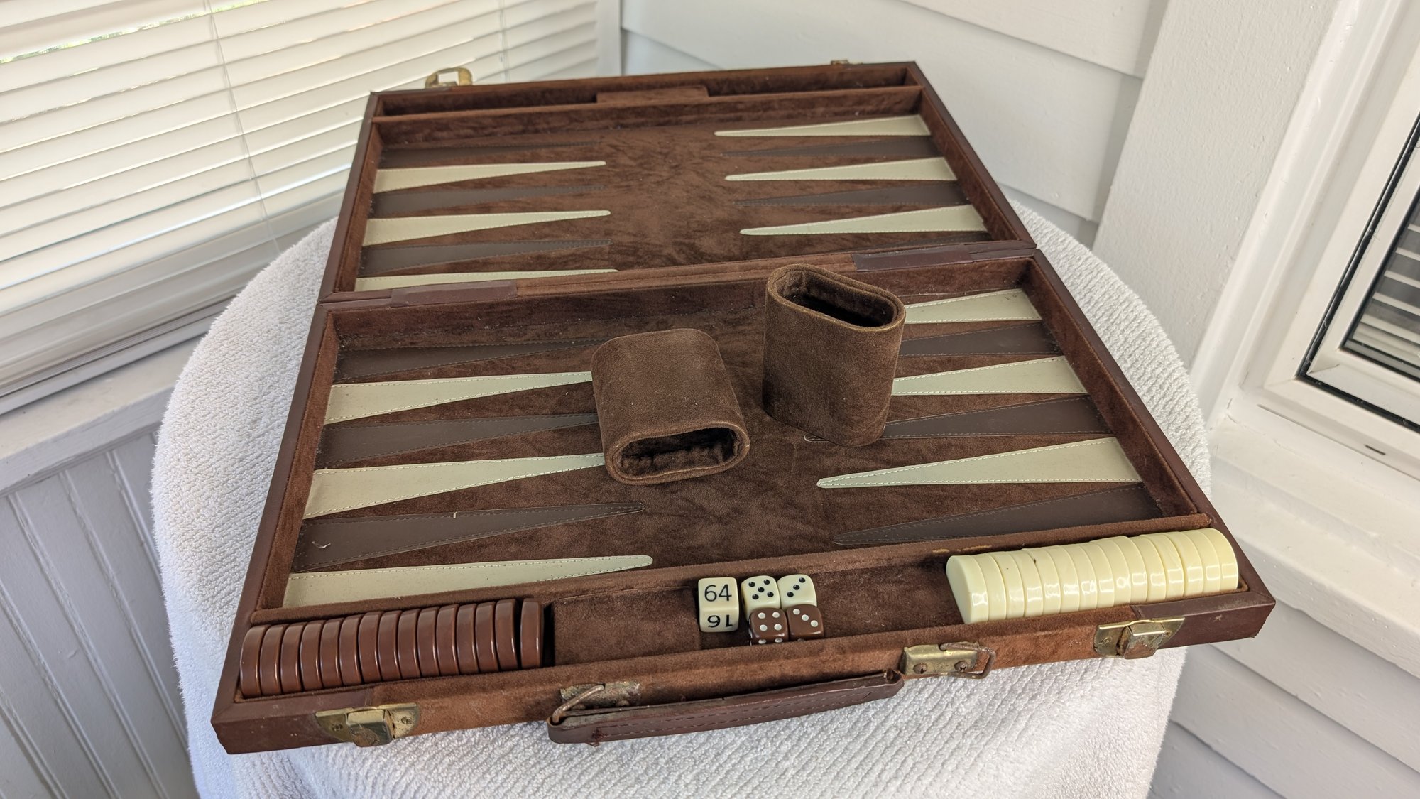 Vintage Backgammon Game Set #1937745 | Auctionninja.com
