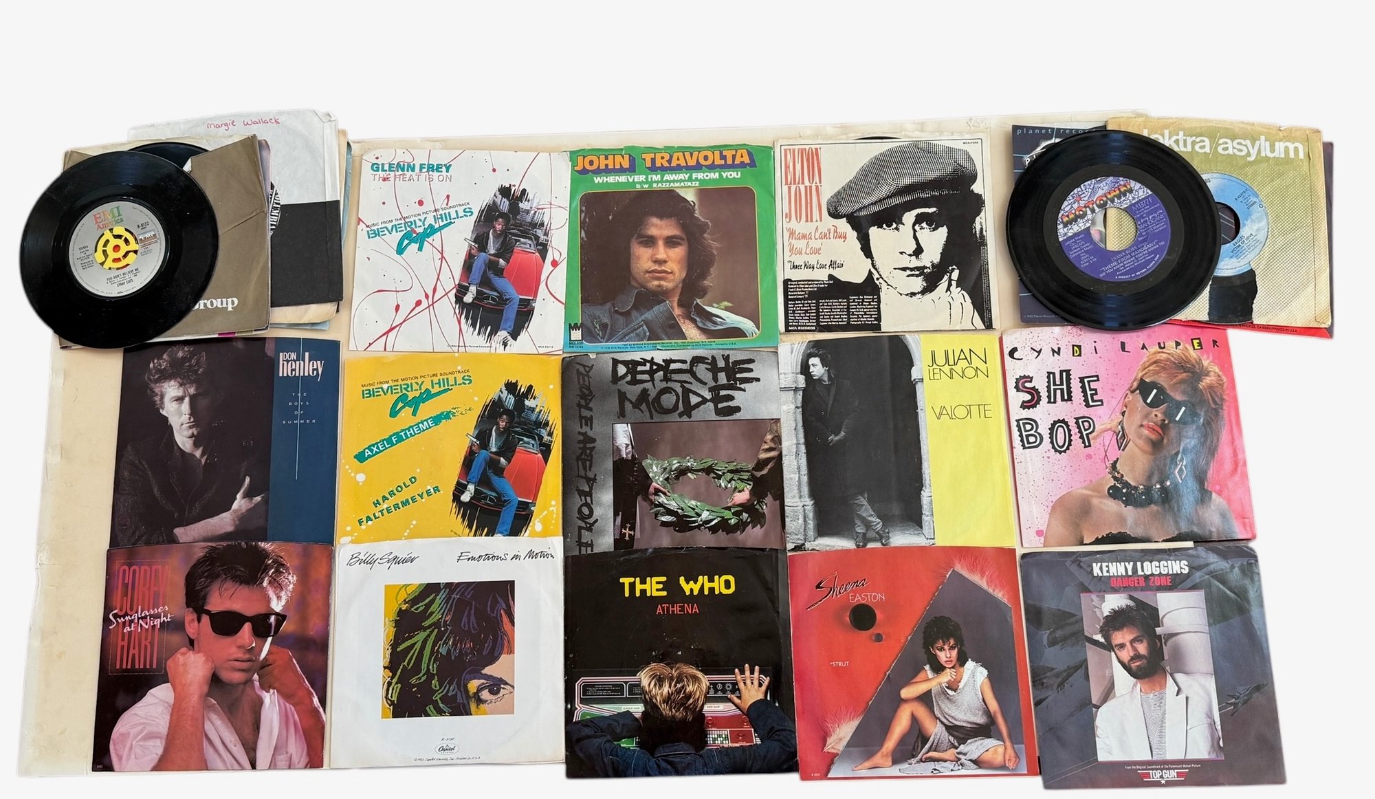 Collection Of Old 45s #2050093 | Auctionninja.com