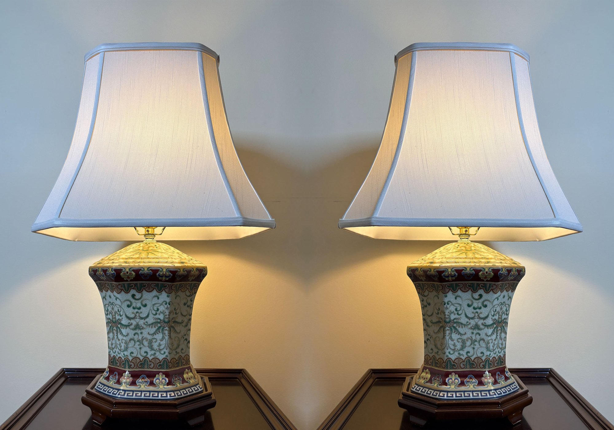 Pair Asian Lamps With Linen Shades #40850852 | Auctionninja.com