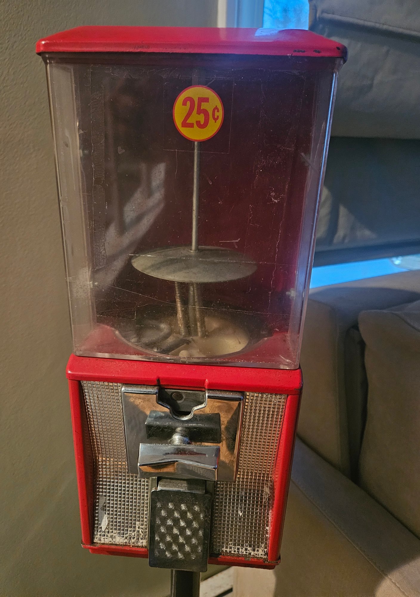 #42 - Vintage 25 Cent Candy Machine On Metal Pedestal Works. #1932374 ...