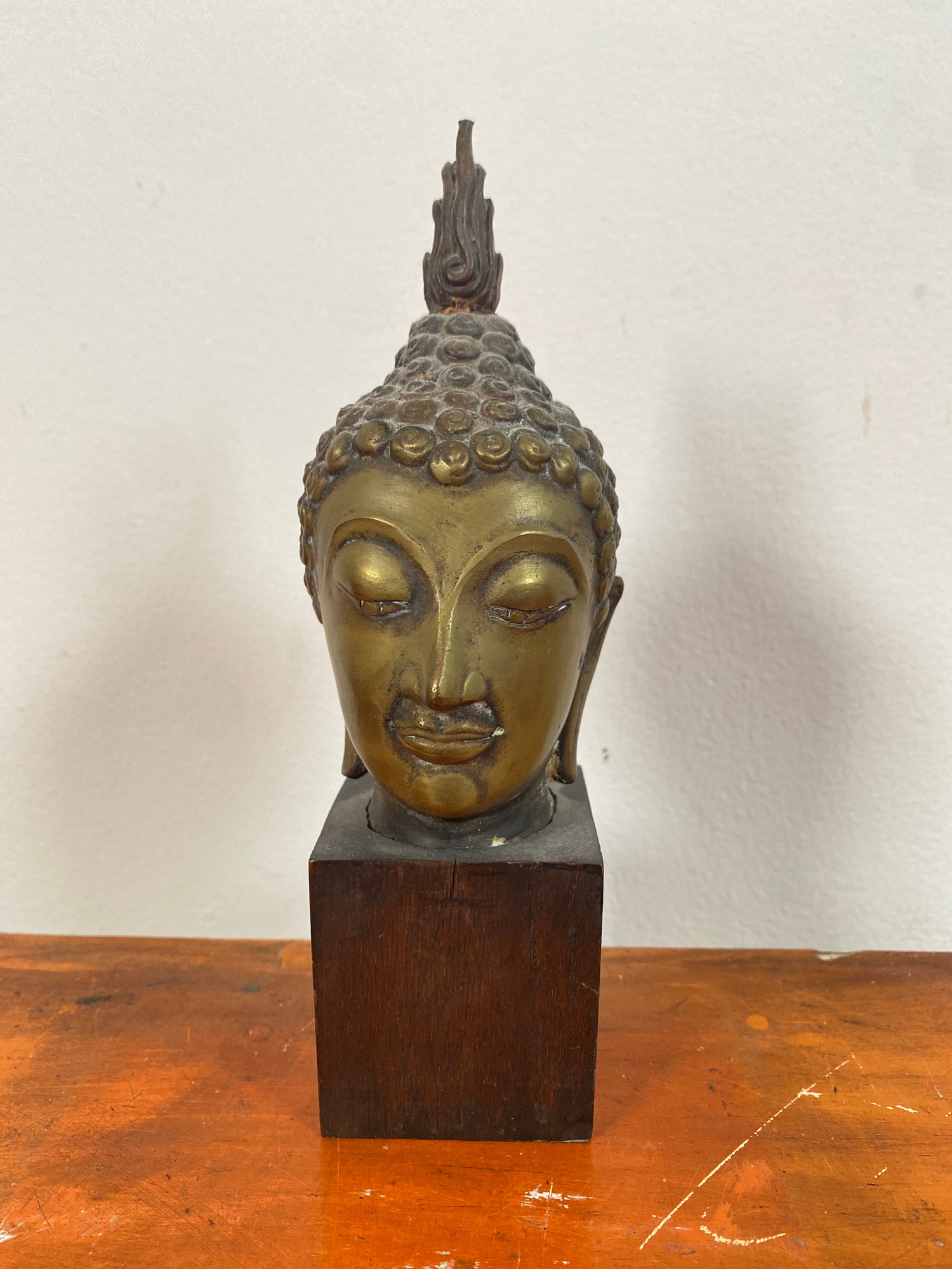 Antique Brass Buddha Head On Wood Display Stand #1971783 | Auctionninja.com