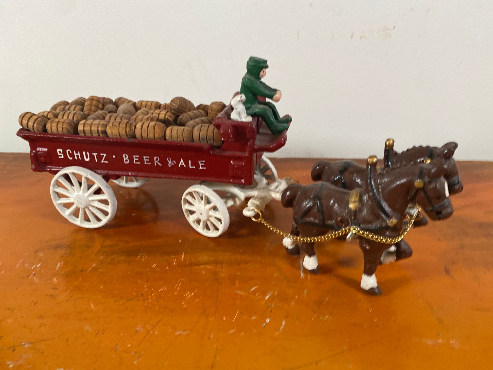Cast Iron Schultz Beer And Ale Toy Wagon #1971909 | Auctionninja.com