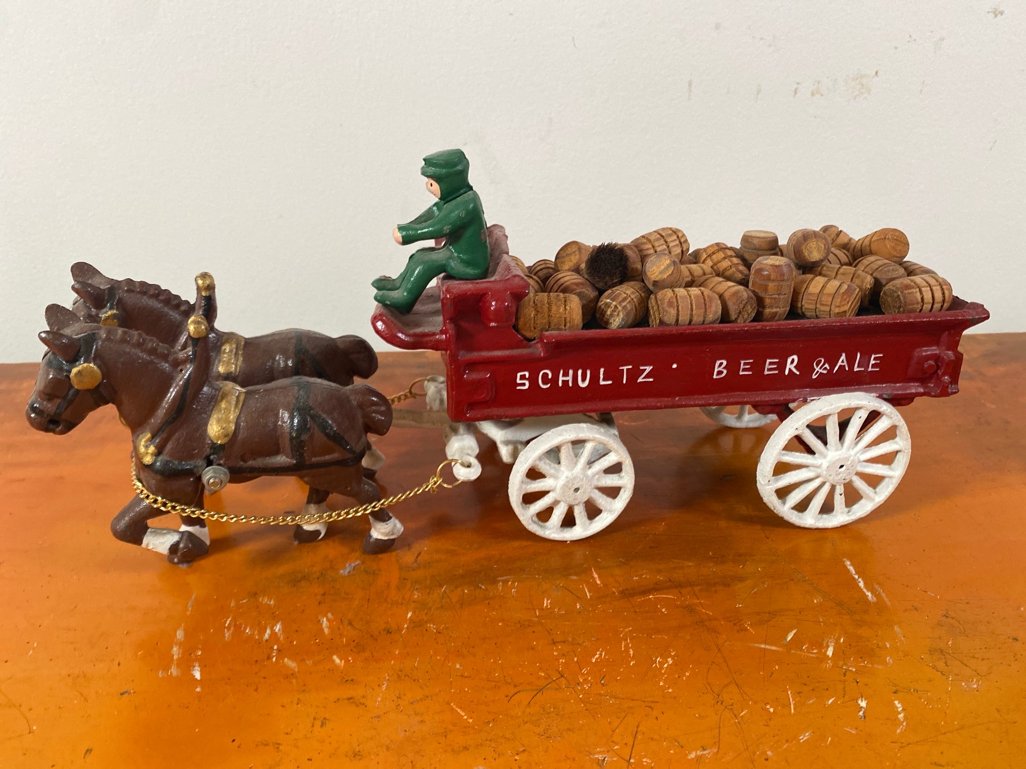 Cast Iron Schultz Beer And Ale Toy Wagon #1971909 | Auctionninja.com