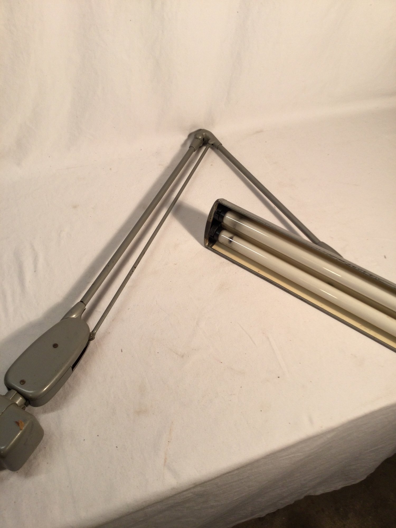 1950s Dazor Floating Arm Clamp On Drafting Light Fixture P-2134-16 ...