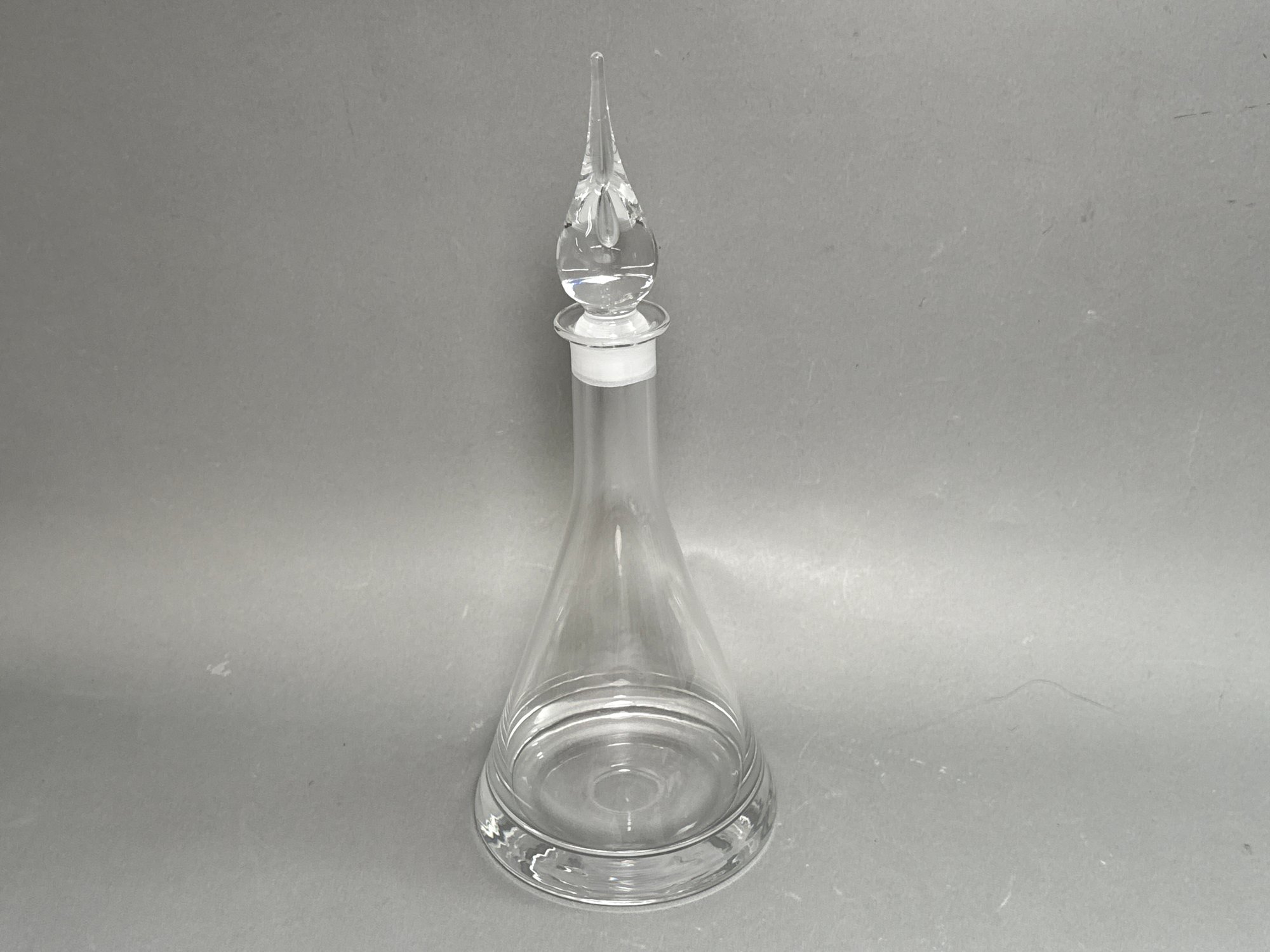Beautiful Glass Decanter With Tear Drop Plug #40834249 | Auctionninja.com