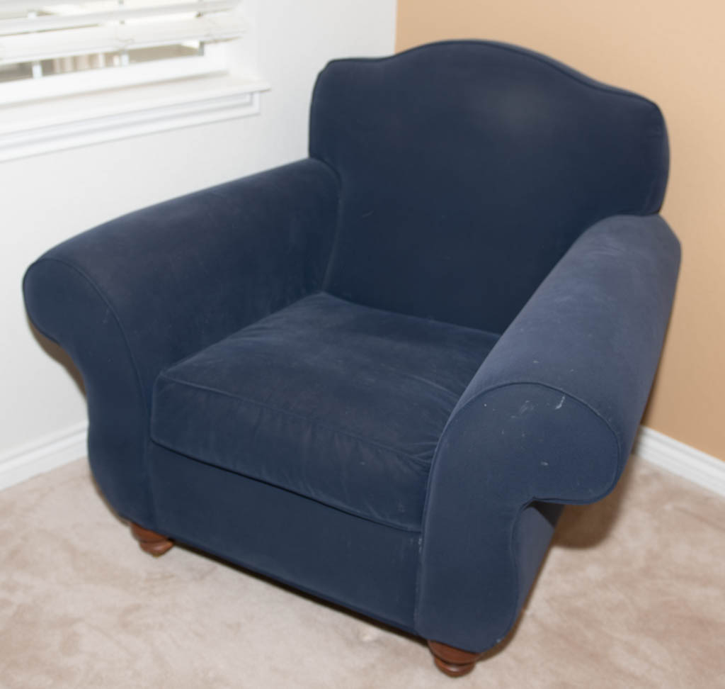 Ethan Allen Blue Deep Seated Arm Chair #52090 | Auctionninja.com
