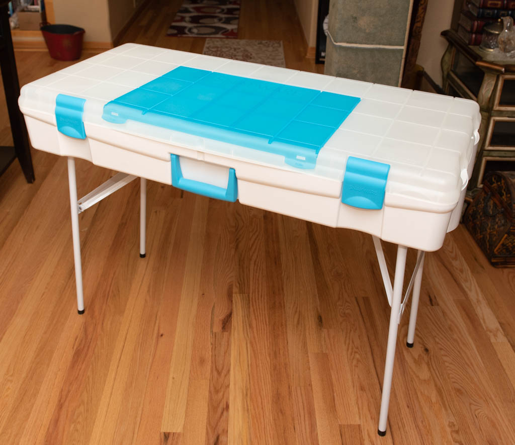 Snapware Gift Wrap/Crafting Table With Storage #42216 | Auctionninja.com