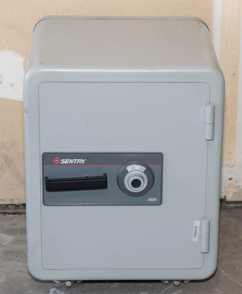 Sentry Safe On Wheels #33168 | Auctionninja.com