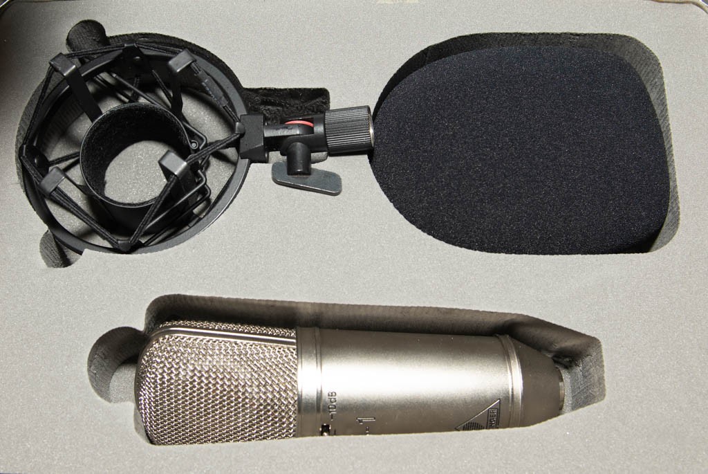 Behringer B-1 Large-Diaphragm Studio Condenser Microphone In Durable ...