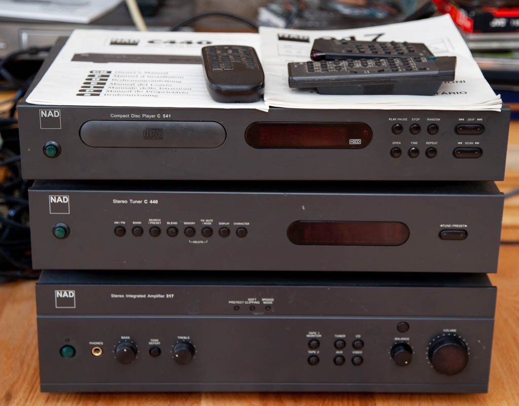 NAD Stereo AM/FM Tuner, Amplifier And CD Player NAD C440 Stereo AM/FM ...
