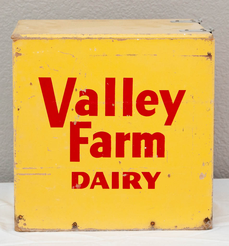 Valley Farm Dairy Milk Box #36888 | Auctionninja.com