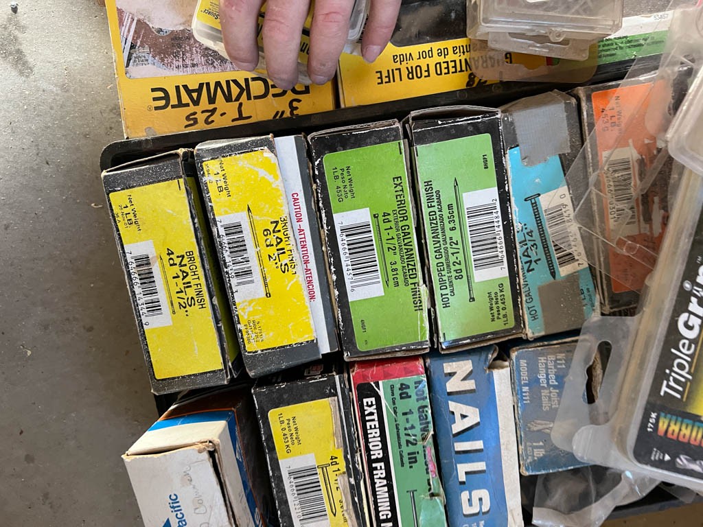 Lot Of Partial Box Hardware #65778 | Auctionninja.com
