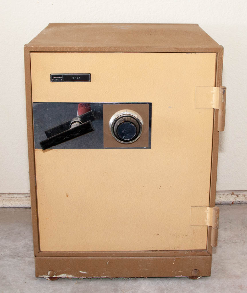 Montgomery Ward Fire Resistant Safe Class 350 #40805 | Auctionninja.com