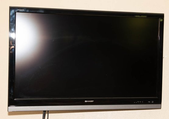 Sharp Aquos TV And Wall Mount #55936 | Auctionninja.com
