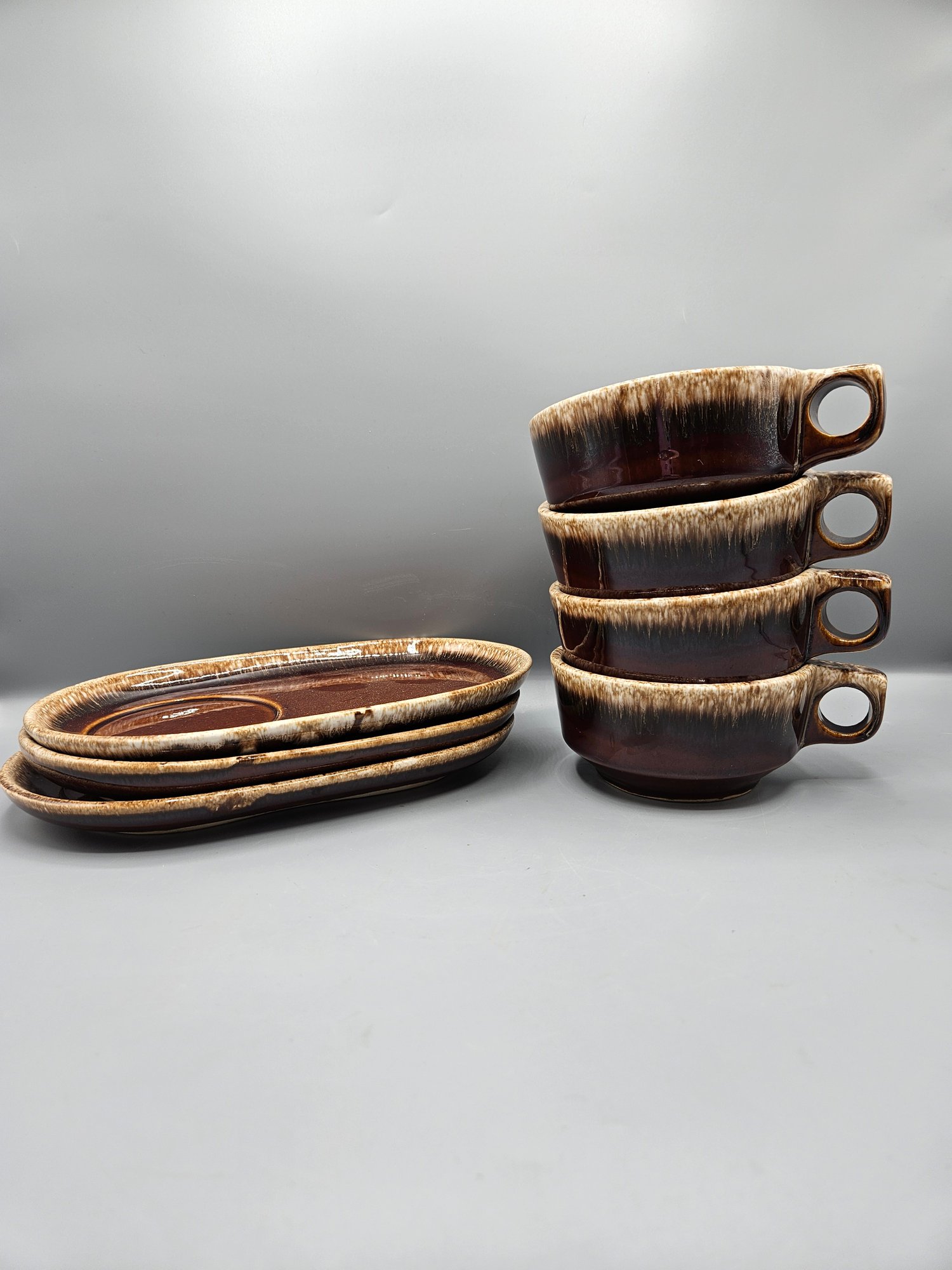 Vintage Hull Pottery Soup Bowl With Plates #1299 | Auctionninja.com