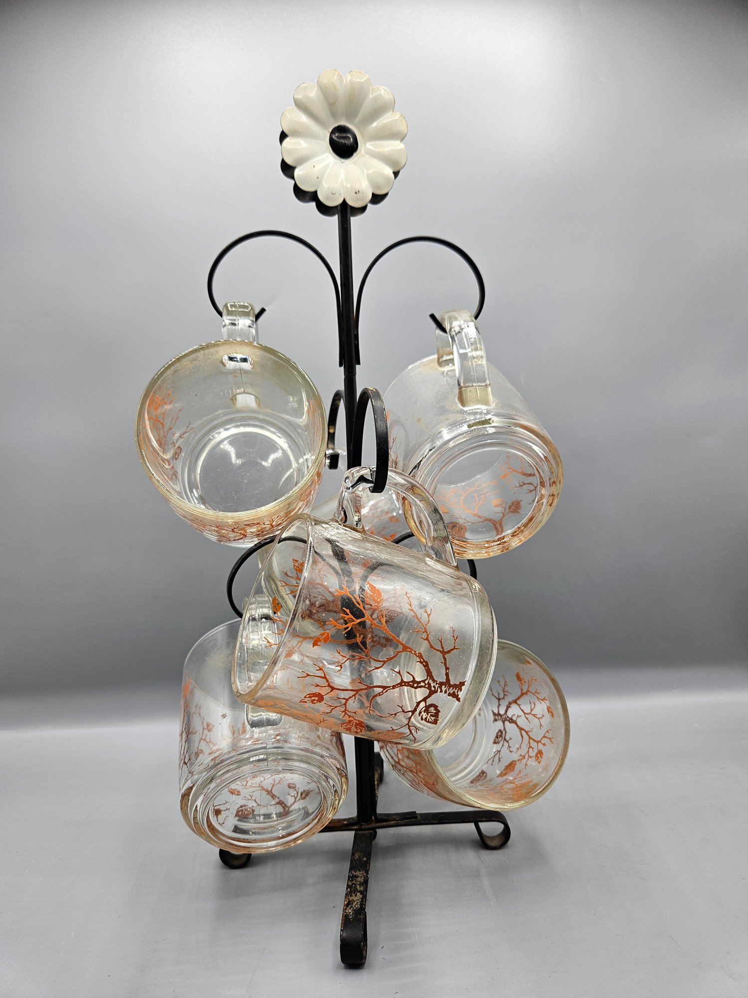 Vintage Mug Stand With Libbey Mugs #1324 | Auctionninja.com